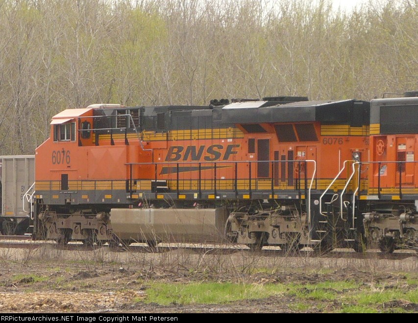 BNSF 6076